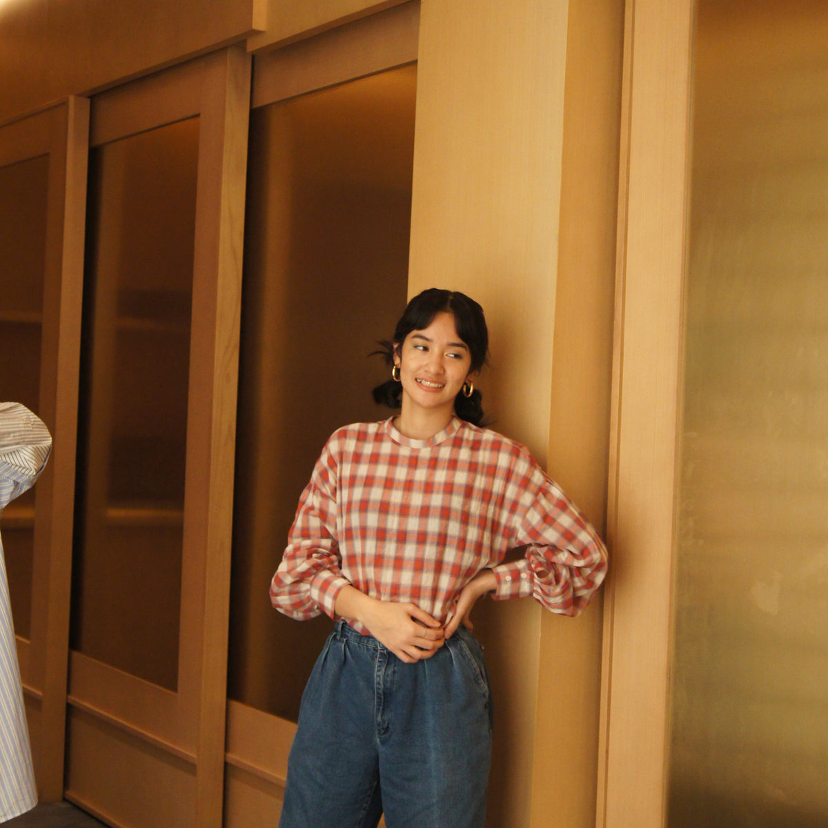 Kemeja Wanita bermotif Berry Pattern Shirt styling by Rizkia Laras ...