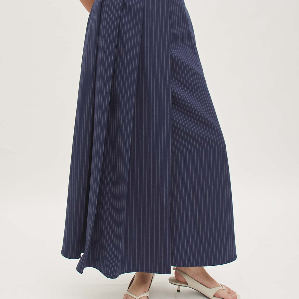 Rok Panjang Wanita Modern Look - Cleo Pleated Maxi Skirt - Stripe Navy ...